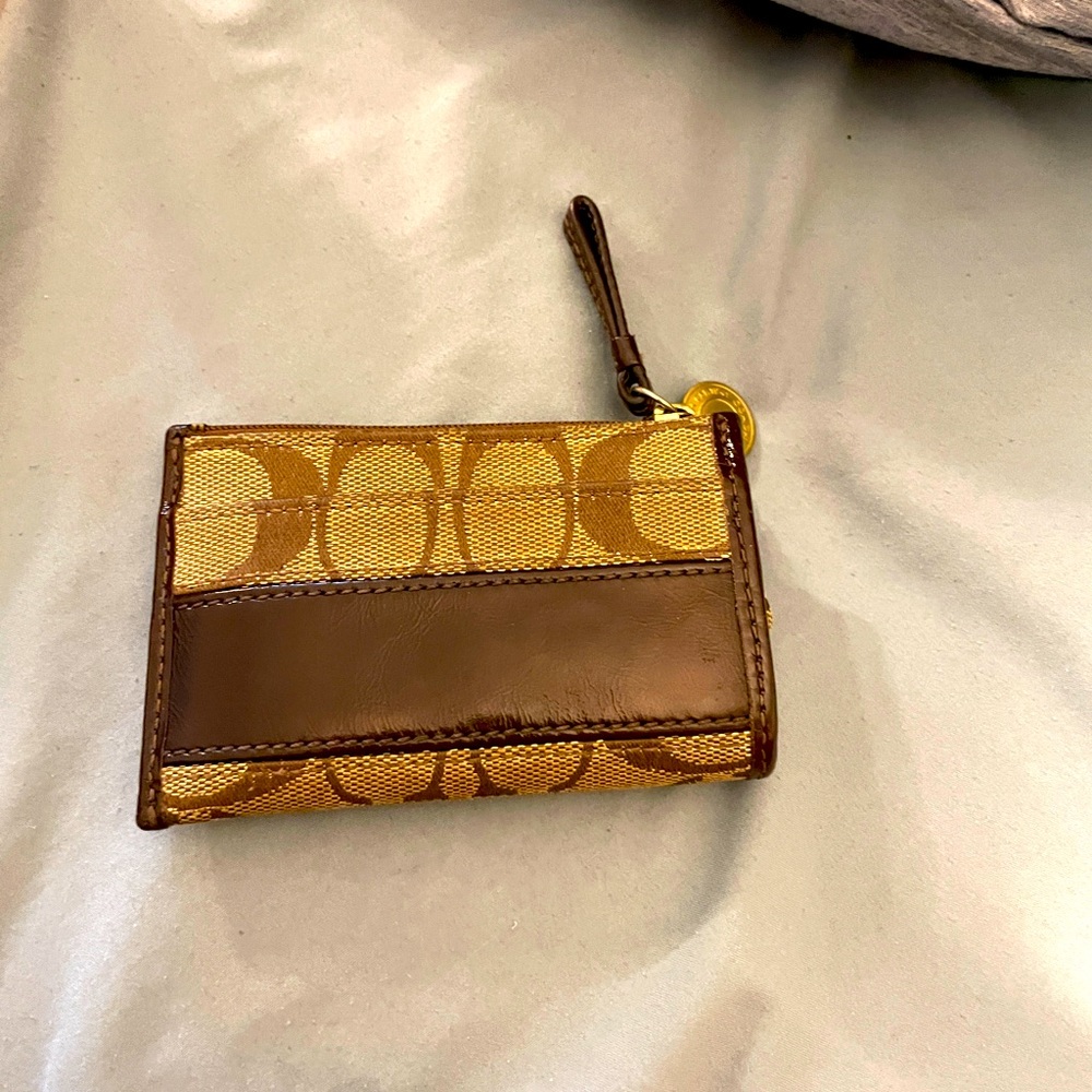 Coach Small Wallet With Key Ring - Gem